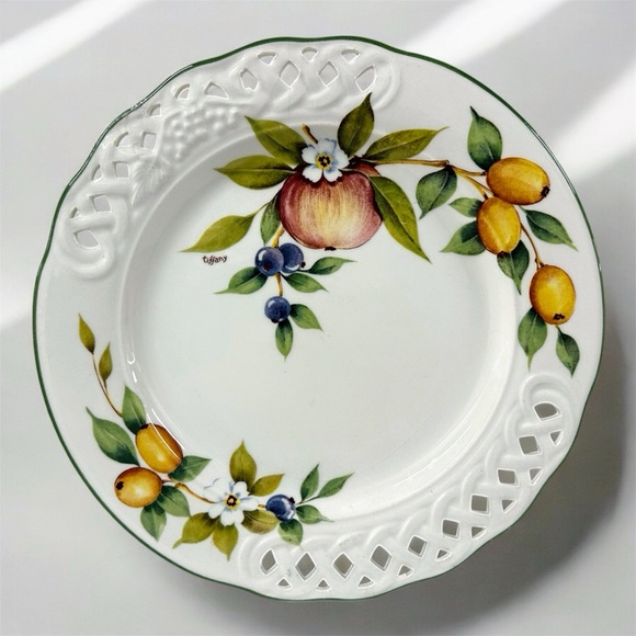 Brunelli | Other | Vintage Brunelli Italy Tiffany Fruit Lattice Dinner ...
